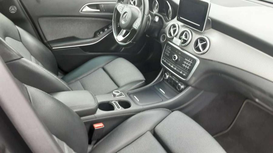 Melns Mercedes-Benz GLA 200 2016 Kauņa, ar dzinēja tilpumu 2.14 L un nobraukumu 204 tūkst. km par 12800 €, foto 12 vietnē AUTOMOTO.COM.LV