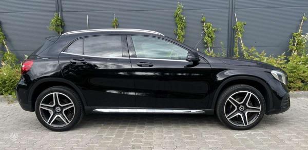 Black Mercedes-Benz GLA 200 2017 in Vilnius, with an engine capacity of 2.14 L and mileage of 219 thousand km for 16450 €, photo 5 on AUTOMOTO.COM.LV