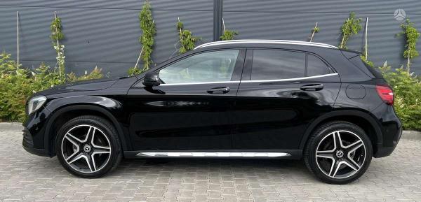Black Mercedes-Benz GLA 200 2017 in Vilnius, with an engine capacity of 2.14 L and mileage of 219 thousand km for 16450 €, photo 6 on AUTOMOTO.COM.LV