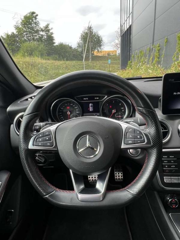 Black Mercedes-Benz GLA 200 2017 in Vilnius, with an engine capacity of 2.14 L and mileage of 219 thousand km for 16450 €, photo 7 on AUTOMOTO.COM.LV