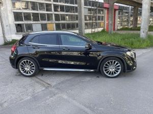 Black Mercedes-Benz GLA 200 2018 in Kaunas, with an engine capacity of 2.14 L and mileage of 82 thousand km for 18500 €, photo 3 on AUTOMOTO.COM.LV