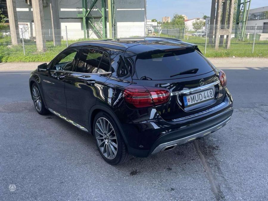 Black Mercedes-Benz GLA 200 2018 in Kaunas, with an engine capacity of 2.14 L and mileage of 82 thousand km for 18500 €, photo 6 on AUTOMOTO.COM.LV