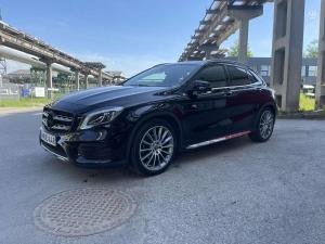Black Mercedes-Benz GLA 200 2018 in Kaunas, with an engine capacity of 2.14 L and mileage of 82 thousand km for 18500 €, photo 7 on AUTOMOTO.COM.LV