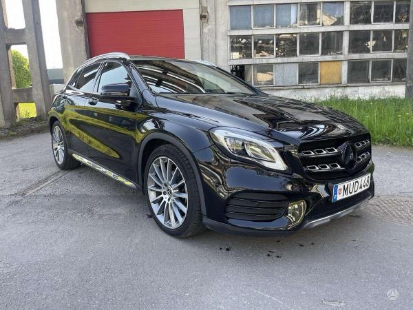 Black Mercedes-Benz GLA 200 2018 in Kaunas, with an engine capacity of 2.14 L and mileage of 82 thousand km for 18500 €, photo 8 on AUTOMOTO.COM.LV