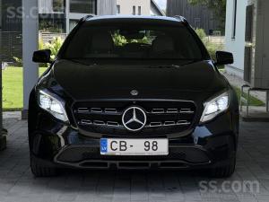 Melns Mercedes-Benz GLA 200 2018 Rīga, ar dzinēja tilpumu 2.00 L un nobraukumu 75 tūkst. km par 18500 €, foto  vietnē AUTOMOTO.COM.LV