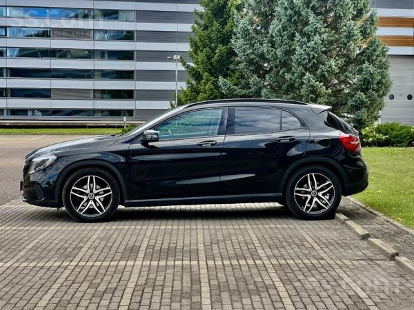 Black Mercedes-Benz GLA 200 2018 in Riga, with an engine capacity of 2.00 L and mileage of 75 thousand km for 18500 €, photo 3 on AUTOMOTO.COM.LV