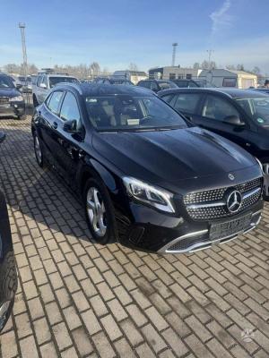 Melns Mercedes-Benz GLA 200 2019 Marijampole, ar dzinēja tilpumu 1.99 L un nobraukumu 50 tūkst. km par 16650 €, foto 2 vietnē AUTOMOTO.COM.LV