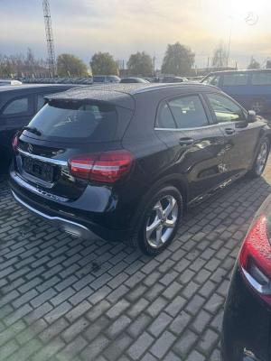 Black Mercedes-Benz GLA 200 2019 in Marijampole, with an engine capacity of 1.99 L and mileage of 50 thousand km for 16150 €, photo 4 on AUTOMOTO.COM.LV
