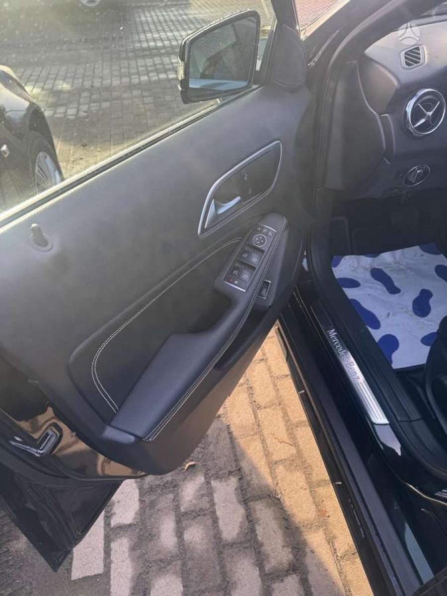 Black Mercedes-Benz GLA 200 2019 in Marijampole, with an engine capacity of 1.99 L and mileage of 50 thousand km for 16150 €, photo 7 on AUTOMOTO.COM.LV