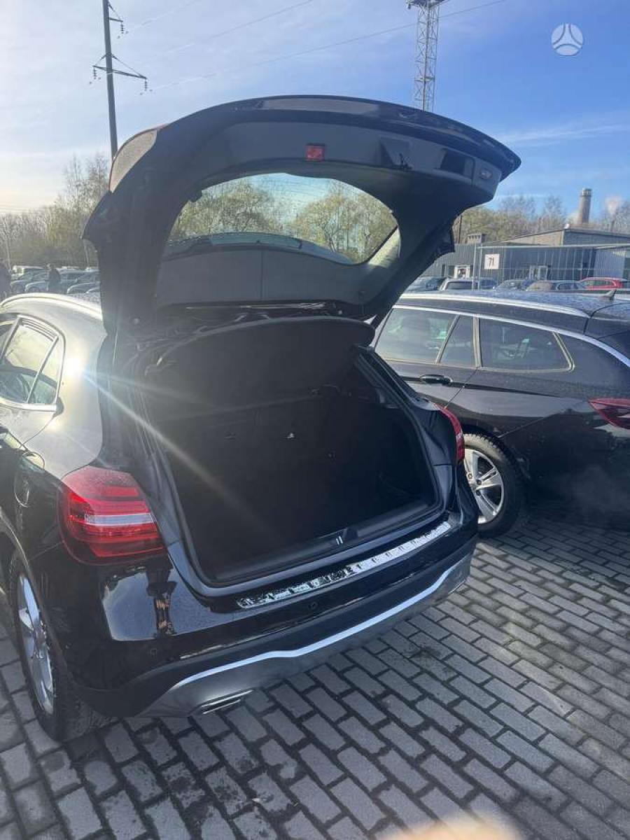 Black Mercedes-Benz GLA 200 2019 in Marijampole, with an engine capacity of 1.99 L and mileage of 50 thousand km for 16150 €, photo 11 on AUTOMOTO.COM.LV