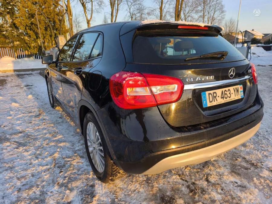 Black Mercedes-Benz GLA 200 2015 in Taurage, with an engine capacity of 2.10 L and mileage of 216 thousand km for 10200 €, photo 2 on AUTOMOTO.COM.LV