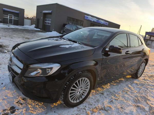 Black Mercedes-Benz GLA 200 2015 in Taurage, with an engine capacity of 2.10 L and mileage of 216 thousand km for 10200 €, photo 6 on AUTOMOTO.COM.LV