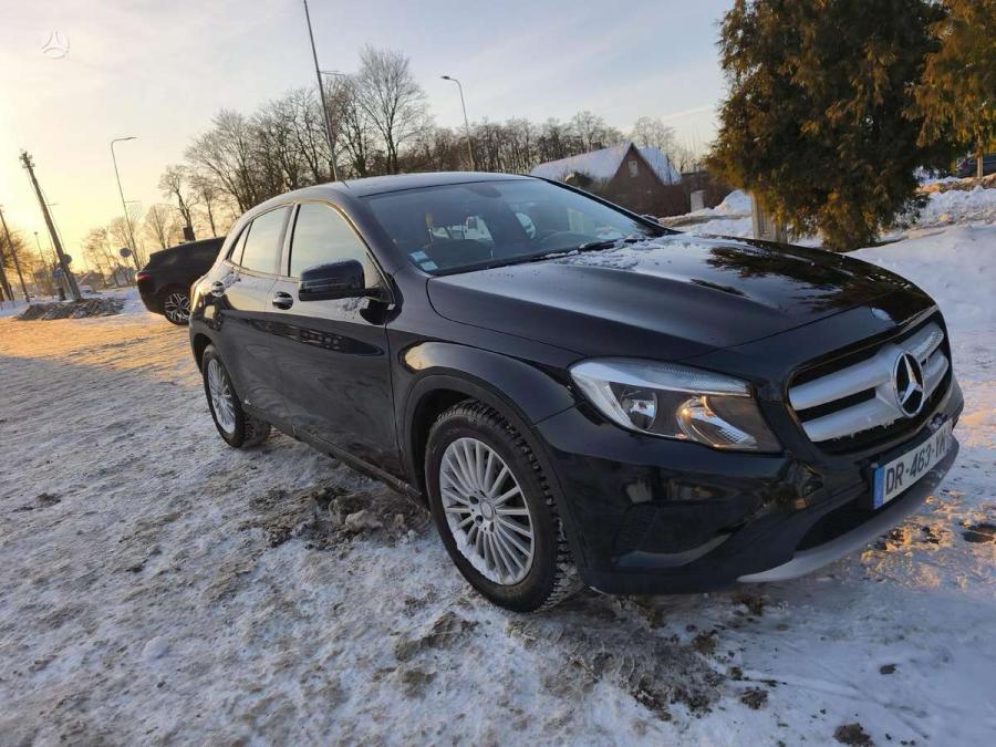 Black Mercedes-Benz GLA 200 2015 in Taurage, with an engine capacity of 2.10 L and mileage of 216 thousand km for 10200 €, photo 17 on AUTOMOTO.COM.LV