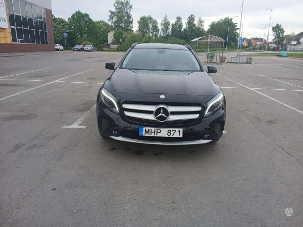 Melns Mercedes-Benz GLA 200 2015 Panevēža, ar dzinēja tilpumu 2.14 L un nobraukumu 232 tūkst. km par 13000 €, foto 4 vietnē AUTOMOTO.COM.LV