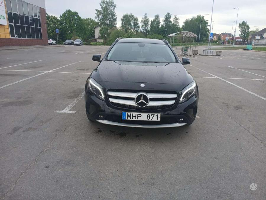 Черный Мерседес ГЛA 200 2015 в Паневежис, объемом двигателя 2.14 л и пробегом 232 тыс. км за 13000 €, фото 5 на AUTOMOTO.COM.LV
