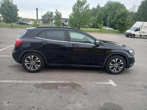 Melns Mercedes-Benz GLA 200 2015 Panevēža, ar dzinēja tilpumu 2.14 L un nobraukumu 232 tūkst. km par 13000 €, foto 5 vietnē AUTOMOTO.COM.LV