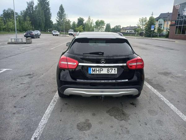 Melns Mercedes-Benz GLA 200 2015 Panevēža, ar dzinēja tilpumu 2.14 L un nobraukumu 232 tūkst. km par 13000 €, foto 6 vietnē AUTOMOTO.COM.LV