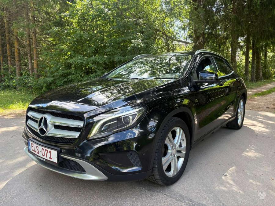 Melns Mercedes-Benz GLA 200 2015 Tauragė, ar dzinēja tilpumu 2.14 L un nobraukumu 200 tūkst. km par 10500 €, foto 1 vietnē AUTOMOTO.COM.LV