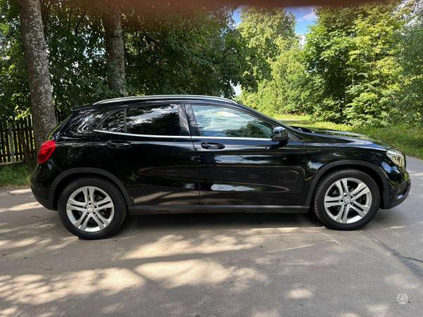 Black Mercedes-Benz GLA 200 2015 in Taurage, with an engine capacity of 2.14 L and mileage of 200 thousand km for 10500 €, photo 5 on AUTOMOTO.COM.LV