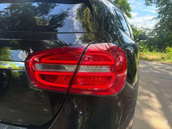 Black Mercedes-Benz GLA 200 2015 in Taurage, with an engine capacity of 2.14 L and mileage of 200 thousand km for 10500 €, photo 9 on AUTOMOTO.COM.LV