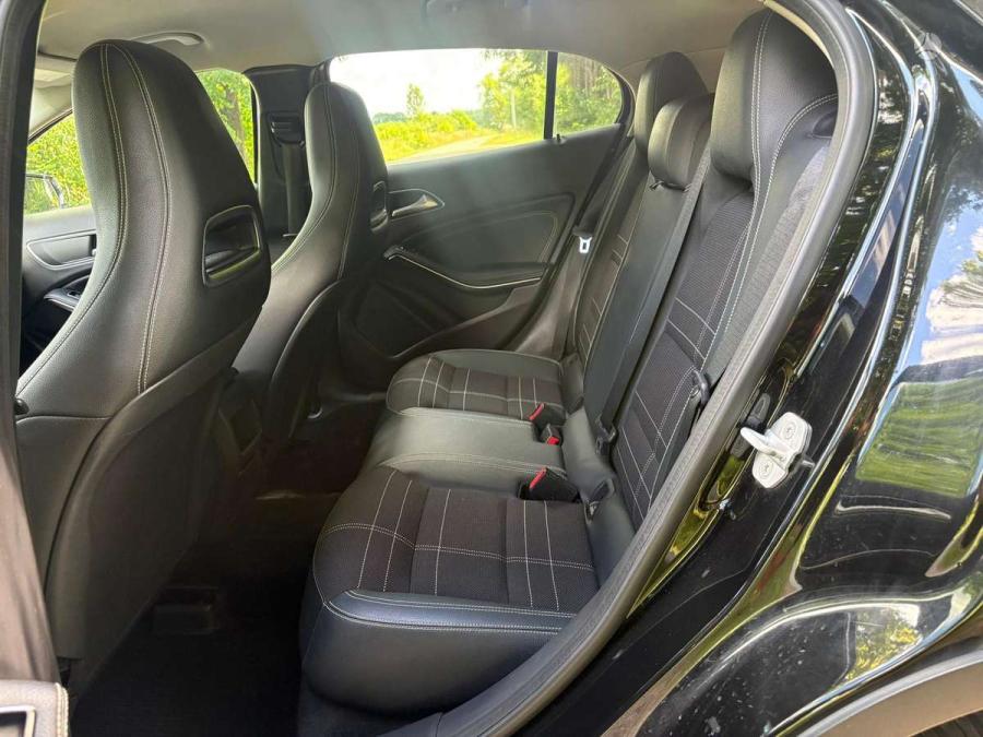 Melns Mercedes-Benz GLA 200 2015 Tauragė, ar dzinēja tilpumu 2.14 L un nobraukumu 200 tūkst. km par 10500 €, foto 12 vietnē AUTOMOTO.COM.LV