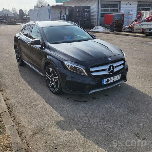 Black Mercedes-Benz GLA 200 2015 in Riga, with an engine capacity of 2.00 L and mileage of 116 thousand km for 16000 €, photo 1 on AUTOMOTO.COM.LV