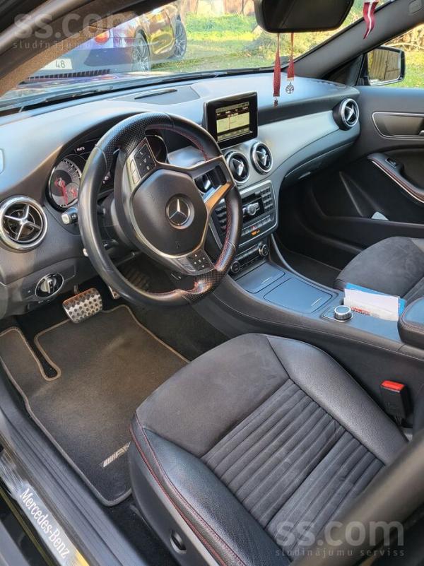 Black Mercedes-Benz GLA 200 2015 in Riga, with an engine capacity of 2.00 L and mileage of 116 thousand km for 16000 €, photo 7 on AUTOMOTO.COM.LV