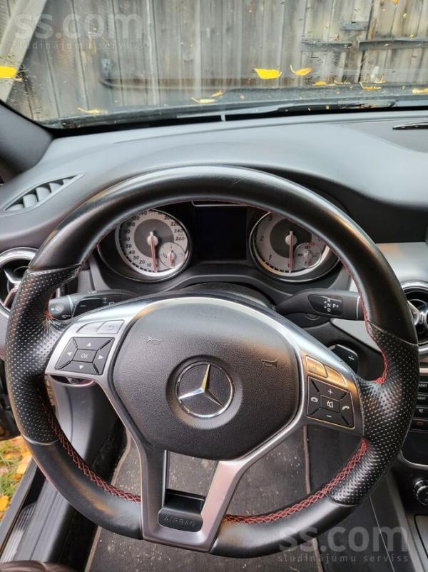 Black Mercedes-Benz GLA 200 2015 in Riga, with an engine capacity of 2.00 L and mileage of 116 thousand km for 16000 €, photo 9 on AUTOMOTO.COM.LV