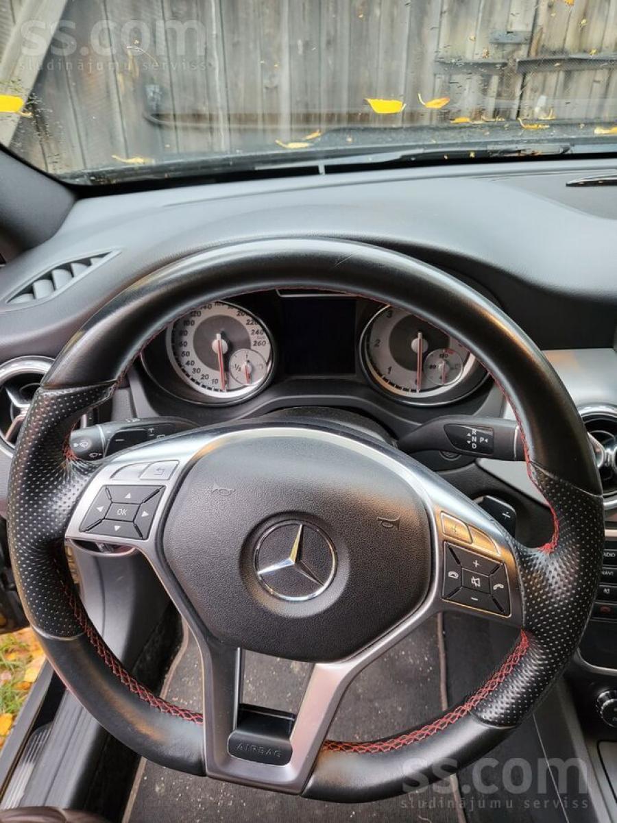 Black Mercedes-Benz GLA 200 2015 in Riga, with an engine capacity of 2.00 L and mileage of 116 thousand km for 16000 €, photo 10 on AUTOMOTO.COM.LV
