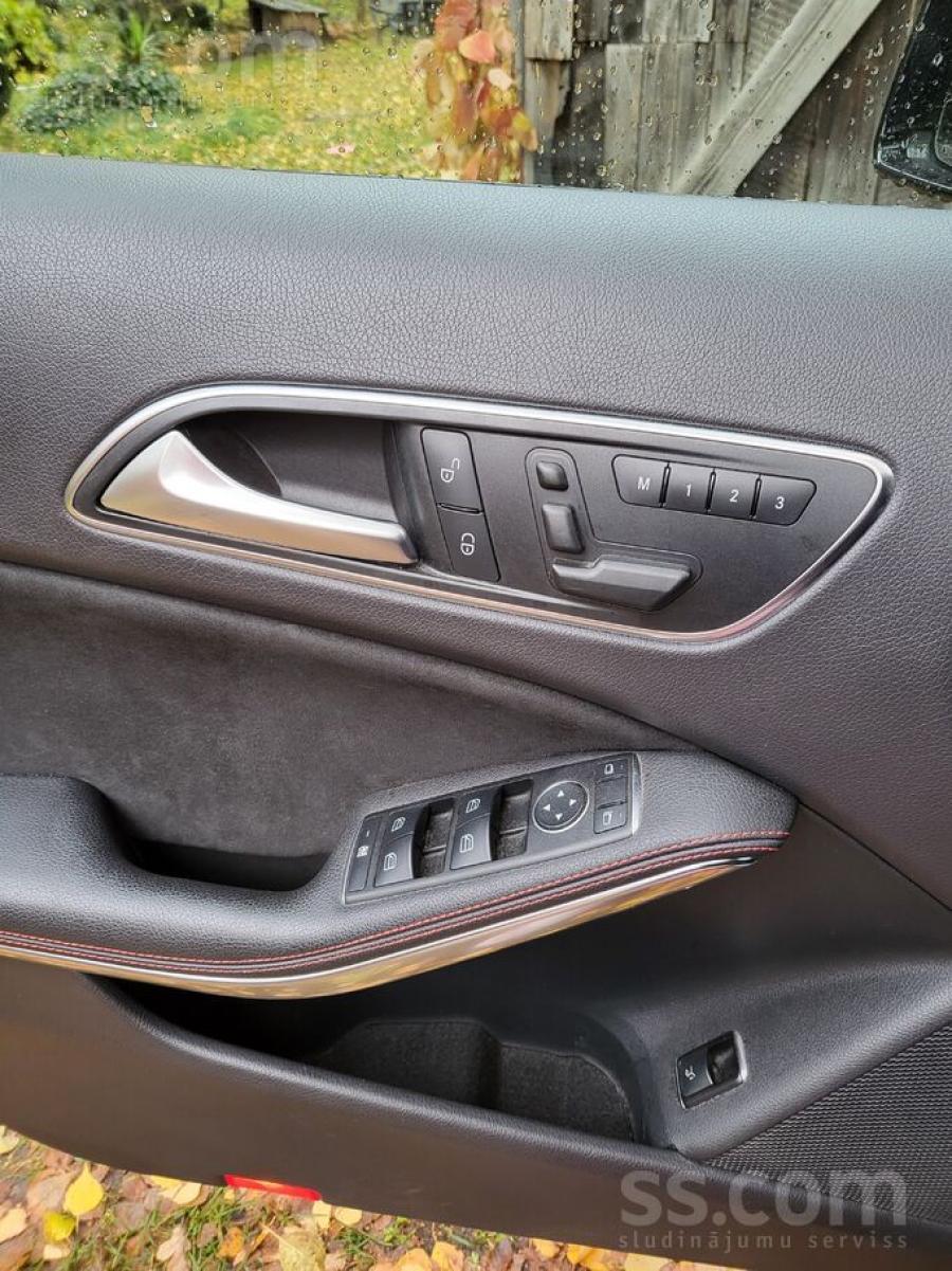 Black Mercedes-Benz GLA 200 2015 in Riga, with an engine capacity of 2.00 L and mileage of 116 thousand km for 16000 €, photo 13 on AUTOMOTO.COM.LV