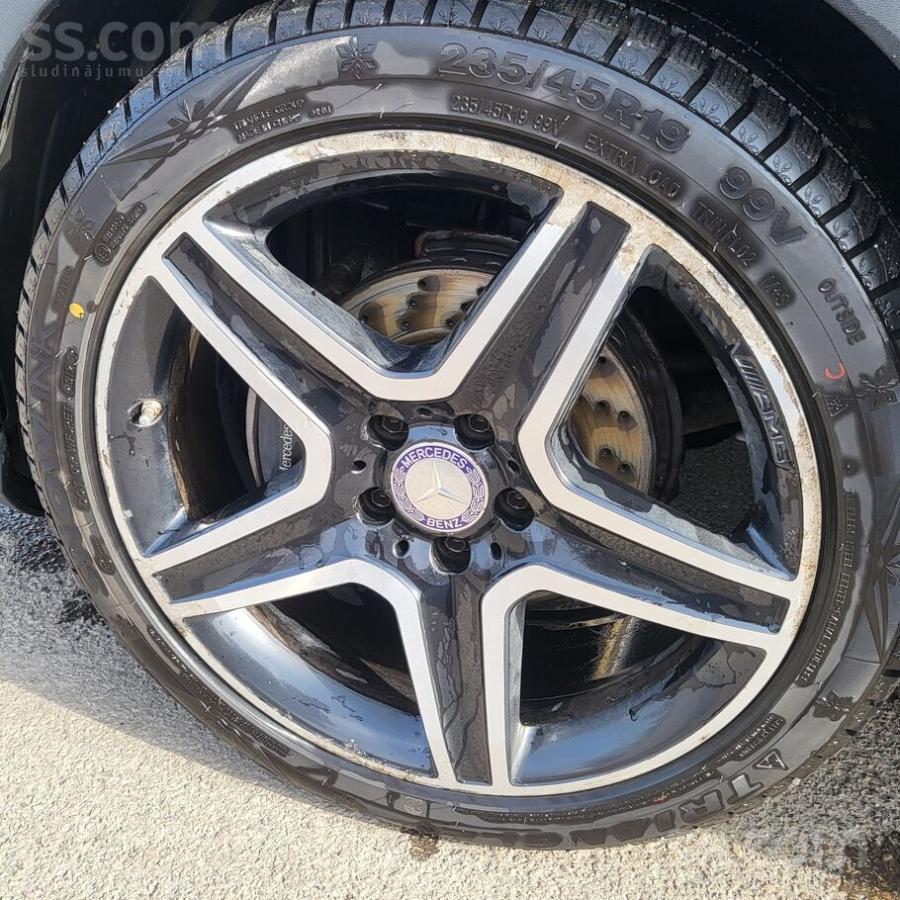 Black Mercedes-Benz GLA 200 2015 in Riga, with an engine capacity of 2.00 L and mileage of 116 thousand km for 16000 €, photo 17 on AUTOMOTO.COM.LV