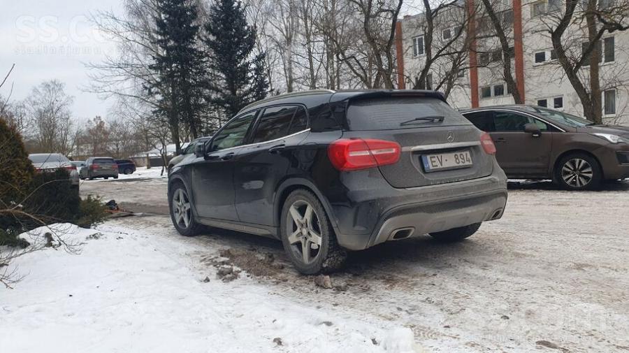 Melns Mercedes-Benz GLA 200 2016 Rīga, ar dzinēja tilpumu 1.60 L un nobraukumu 88 tūkst. km par 16500 €, foto 3 vietnē AUTOMOTO.COM.LV