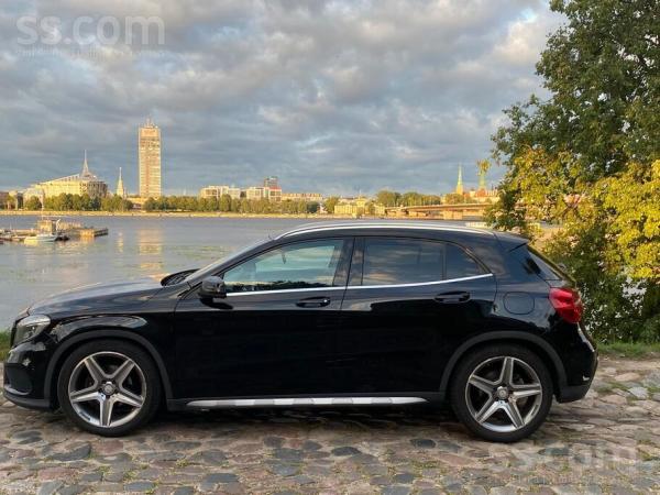 Mercedes-Benz GLA 200 2017 in Riga on AUTOMOTO.COM.LV Black Mercedes-Benz GLA 200 2017 in Riga, with an engine capacity of 2.10 L and mileage of 245 thousand km for 10000 €, photo 1 on AUTOMOTO.COM.LV