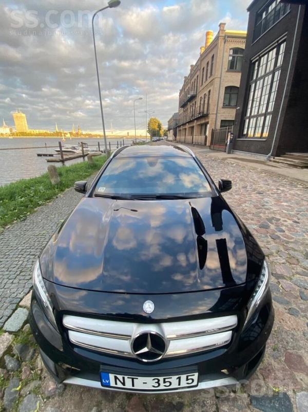 Mercedes-Benz GLA 200 2017 in Riga on AUTOMOTO.COM.LV Black Mercedes-Benz GLA 200 2017 in Riga, with an engine capacity of 2.10 L and mileage of 245 thousand km for 10000 €, photo 5 on AUTOMOTO.COM.LV