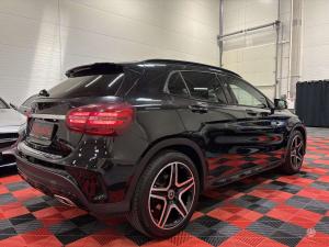 Black Mercedes-Benz GLA 200 2019 in Vilnius, with an engine capacity of 1.60 L and mileage of 54 thousand km for 16999 €, photo 5 on AUTOMOTO.COM.LV