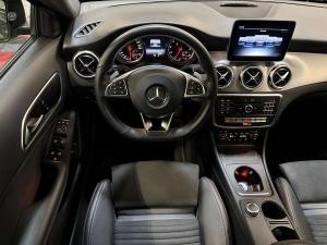 Black Mercedes-Benz GLA 200 2019 in Vilnius, with an engine capacity of 1.60 L and mileage of 54 thousand km for 16999 €, photo 18 on AUTOMOTO.COM.LV