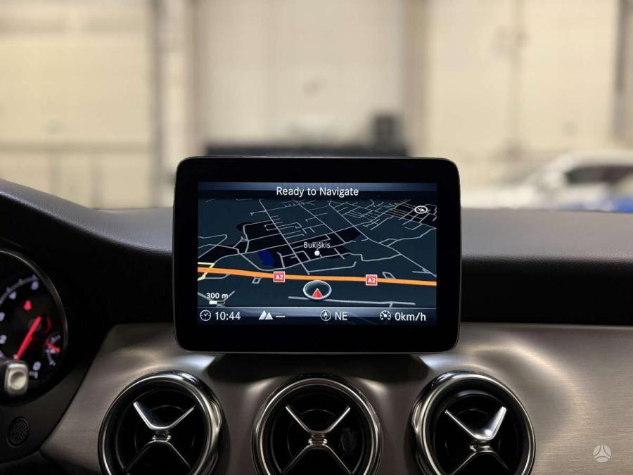Black Mercedes-Benz GLA 200 2019 in Vilnius, with an engine capacity of 1.60 L and mileage of 54 thousand km for 16999 €, photo 27 on AUTOMOTO.COM.LV