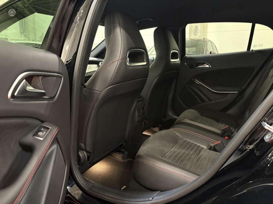 Black Mercedes-Benz GLA 200 2019 in Vilnius, with an engine capacity of 1.60 L and mileage of 54 thousand km for 16999 €, photo 29 on AUTOMOTO.COM.LV