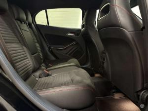 Black Mercedes-Benz GLA 200 2019 in Vilnius, with an engine capacity of 1.60 L and mileage of 54 thousand km for 16999 €, photo 30 on AUTOMOTO.COM.LV
