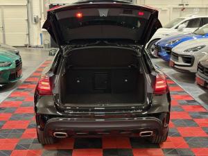 Black Mercedes-Benz GLA 200 2019 in Vilnius, with an engine capacity of 1.60 L and mileage of 54 thousand km for 16999 €, photo 31 on AUTOMOTO.COM.LV