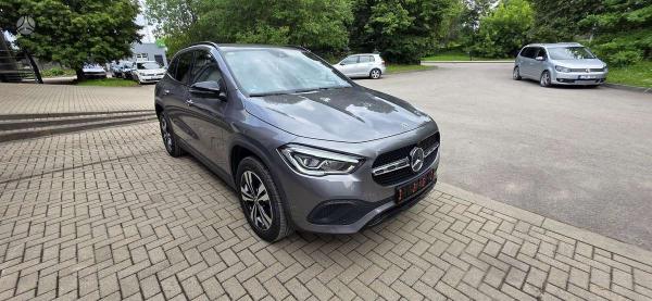 Brūns Mercedes-Benz GLA 200 2020 Telšiai, ar dzinēja tilpumu 1.33 L un nobraukumu 24 tūkst. km par 25550 €, foto 3 vietnē AUTOMOTO.COM.LV