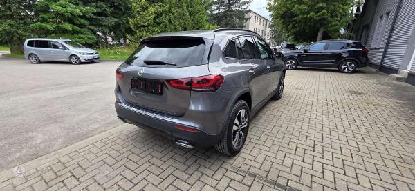 Brūns Mercedes-Benz GLA 200 2020 Telšiai, ar dzinēja tilpumu 1.33 L un nobraukumu 24 tūkst. km par 25550 €, foto 4 vietnē AUTOMOTO.COM.LV