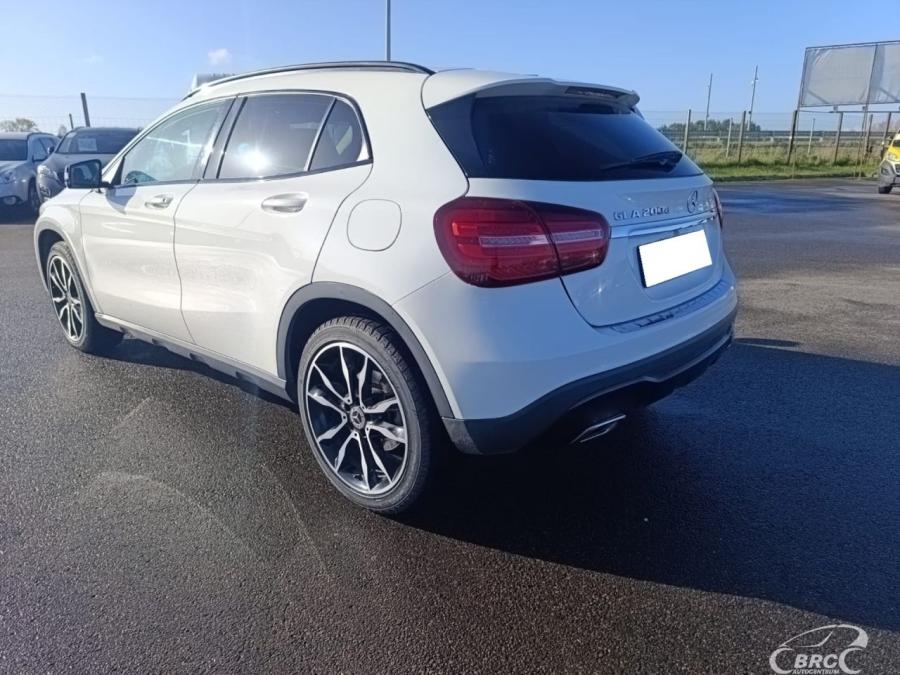 Mercedes-Benz GLA 200 2017 in Vilnius, with an engine capacity of 2.14 L and mileage of 224 thousand km for 10900 €, photo 4 on AUTOMOTO.COM.LV