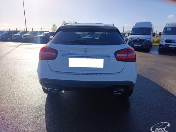 Mercedes-Benz GLA 200 2017 in Vilnius, with an engine capacity of 2.14 L and mileage of 224 thousand km for 10900 €, photo 5 on AUTOMOTO.COM.LV