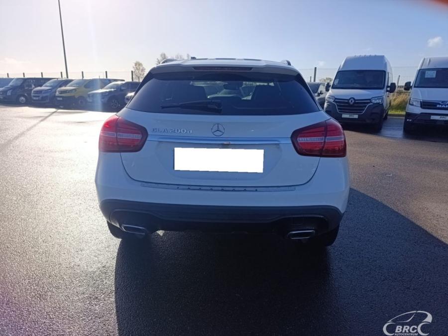 Mercedes-Benz GLA 200 2017 in Vilnius, with an engine capacity of 2.14 L and mileage of 224 thousand km for 10900 €, photo 5 on AUTOMOTO.COM.LV
