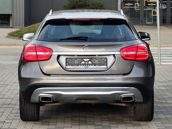 Grey Mercedes-Benz GLA 200 2014 in Siauliai, with an engine capacity of 2.10 L and mileage of 158 thousand km for 11900 €, photo 6 on AUTOMOTO.COM.LV