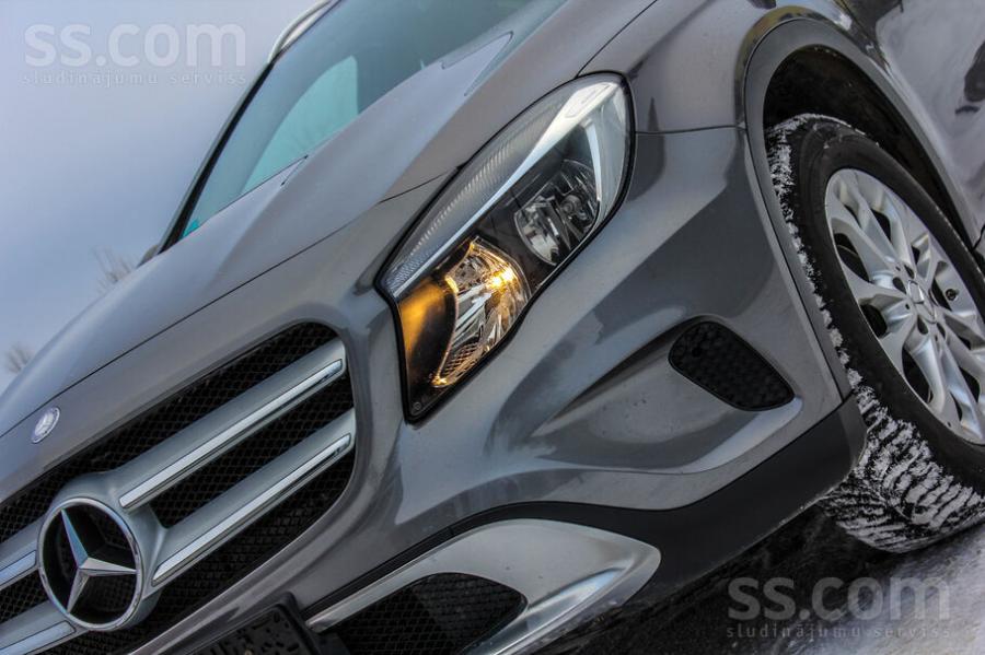 Grey Mercedes-Benz GLA 200 2014 in Jelgava, with an engine capacity of 2.00 L and mileage of 261 thousand km for 11996 €, photo 19 on AUTOMOTO.COM.LV