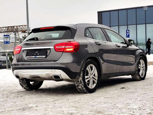 Grey Mercedes-Benz GLA 200 2014 in Siauliai, with an engine capacity of 2.10 L and mileage of 158 thousand km for 11900 €, photo 8 on AUTOMOTO.COM.LV