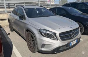 Pelēks Mercedes-Benz GLA 200 2014 Viļņa, ar dzinēja tilpumu 2.14 L un nobraukumu 246 tūkst. km par 9700 €, foto  vietnē AUTOMOTO.COM.LV