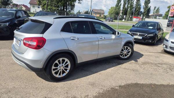 Grey Mercedes-Benz GLA 200 2014 in Taurage, with an engine capacity of 2.14 L and mileage of 271 thousand km for 8400 €, photo 9 on AUTOMOTO.COM.LV